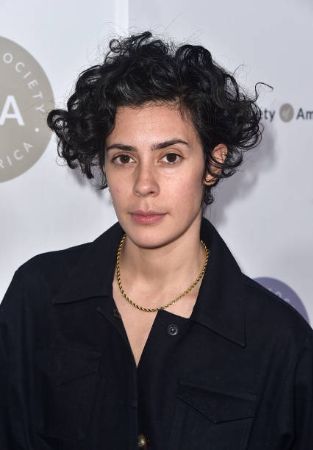 Roberta Colindrez Net Worth - "Lupe Garcia" From A League of Their Own ...
